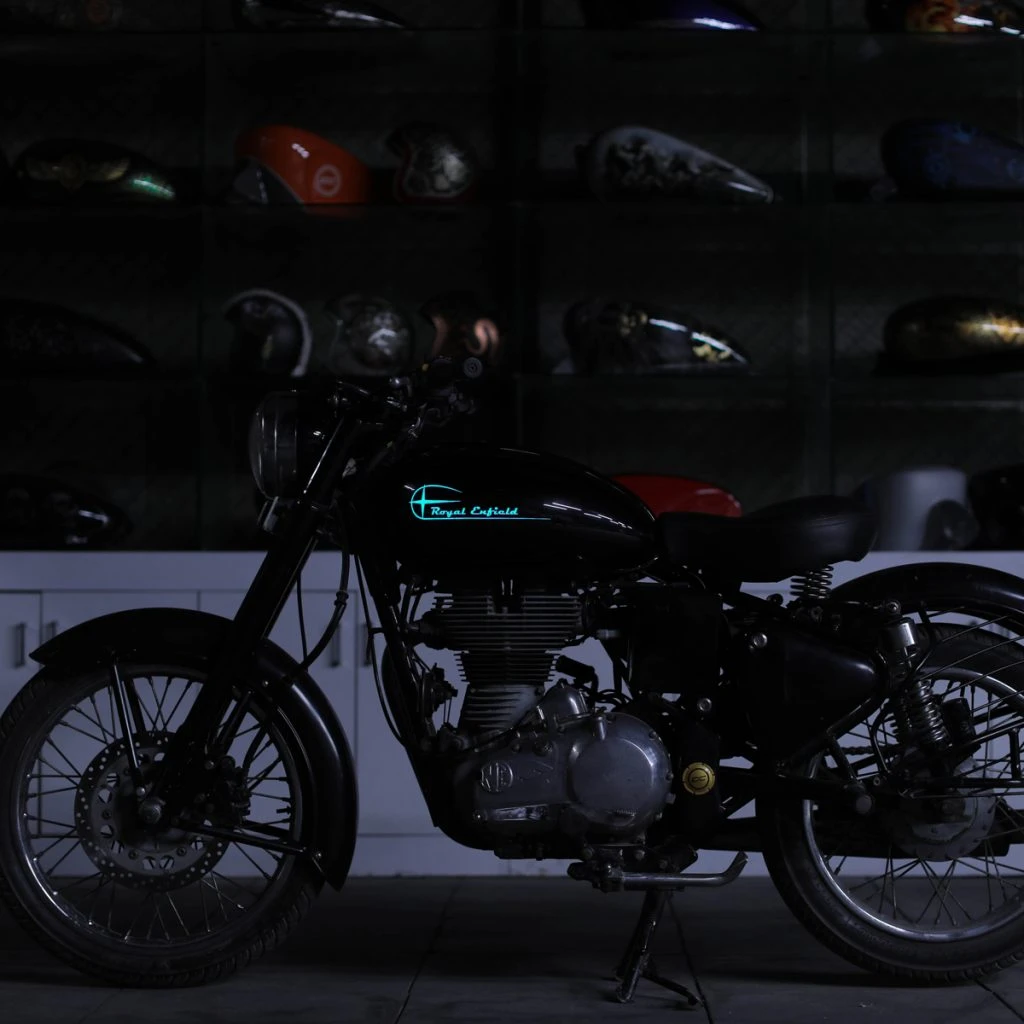 Custom Royal Enfield Tank - Royal Enfield Classic | Devil's Customs